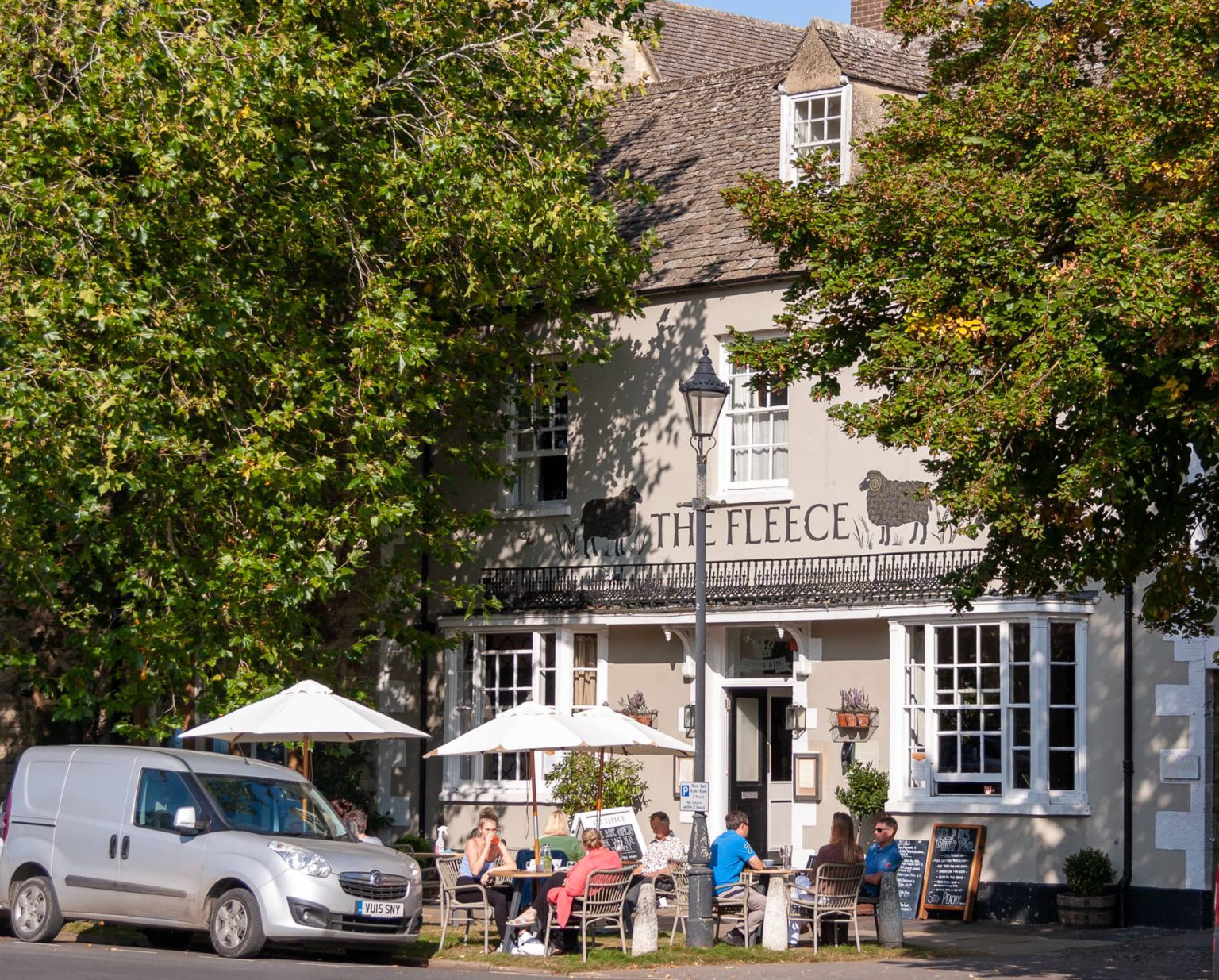 A guide to Witney in Oxfordshire | Discover Cotswolds